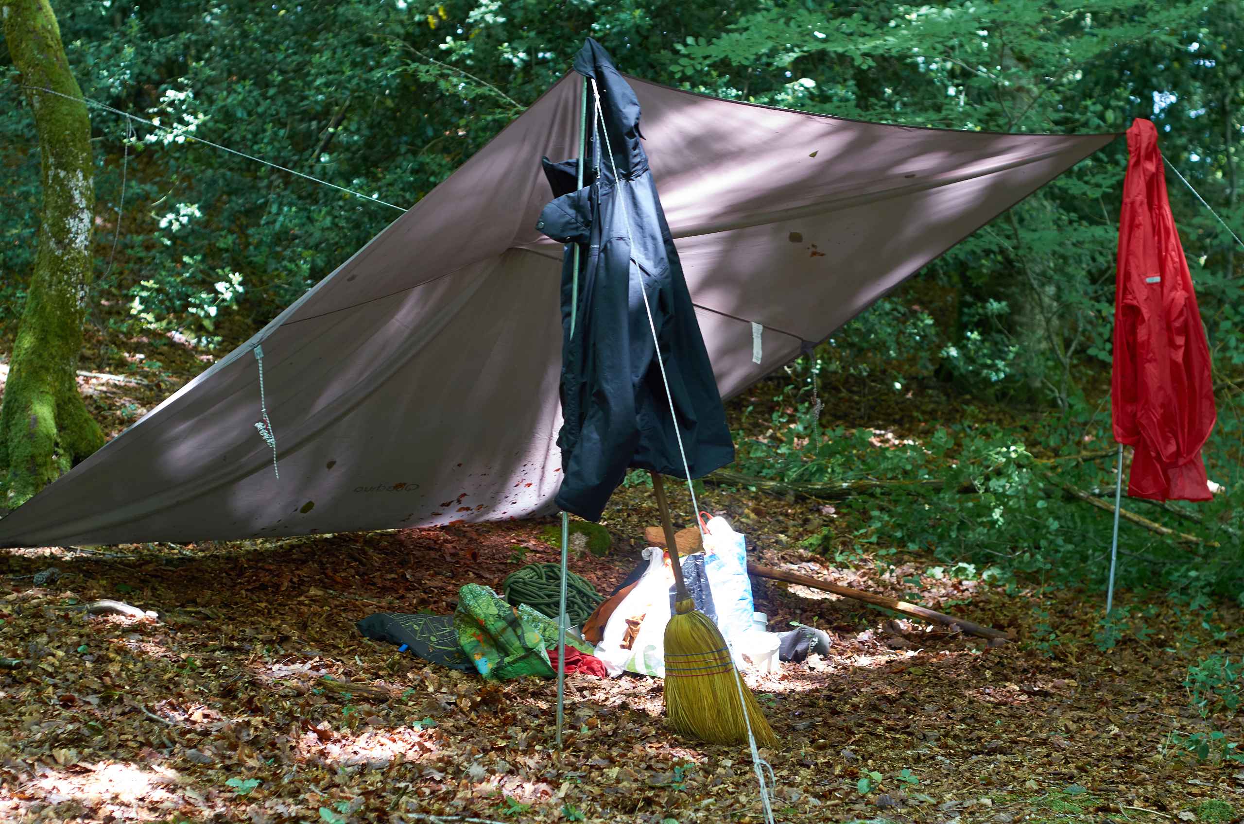 Le tarp : l'abri ultra-polyvalent — LaToileScoute